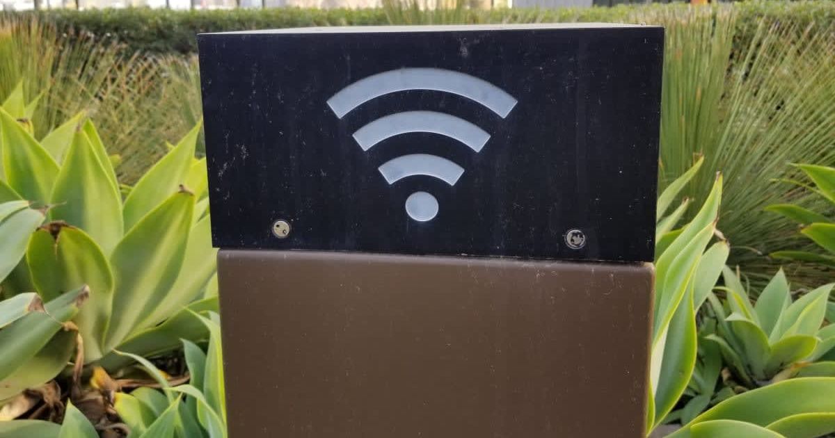 Here's How Hackers Exploit Vulnerabilities to Break Into Devices Through Public Wi-Fi Networks